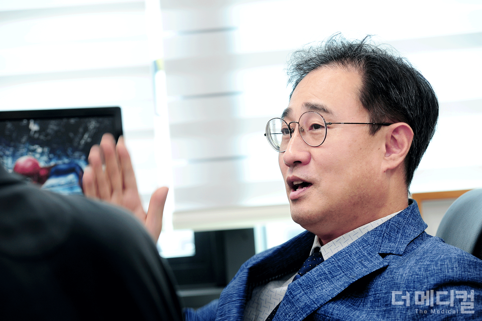 Roger Albin's Instagram, Twitter & Facebook on IDCrawl